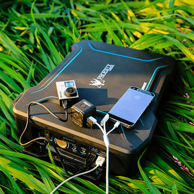 Renogy Phoenix Portable Solar Generator with Built-In 20 Watt Solar Pa ...